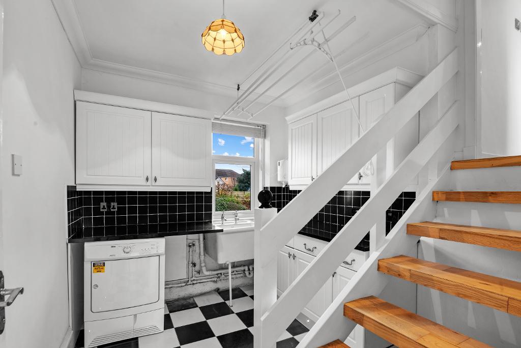 Cumbernauld Road, Stepps, Glasgow, G33 6EL – Town & Country