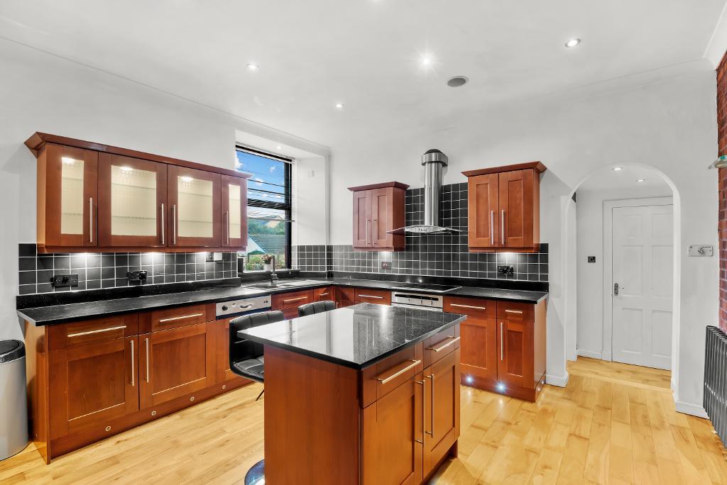 Cumbernauld Road, Stepps, Glasgow, G33 6EL – Town & Country