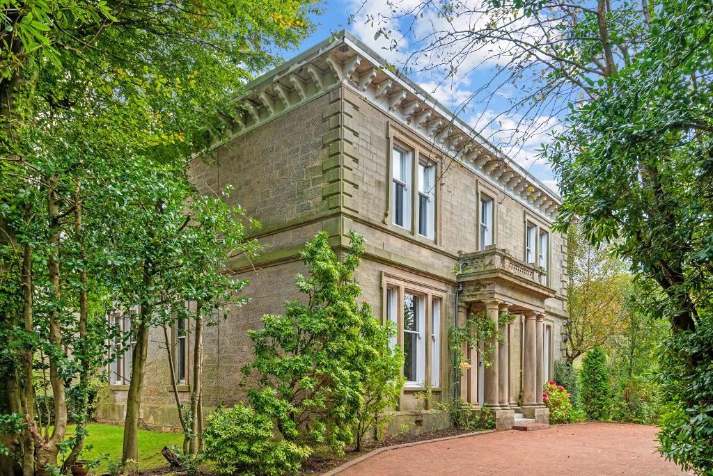 Victoria Road, Lenzie, G66 5AN – Town & Country